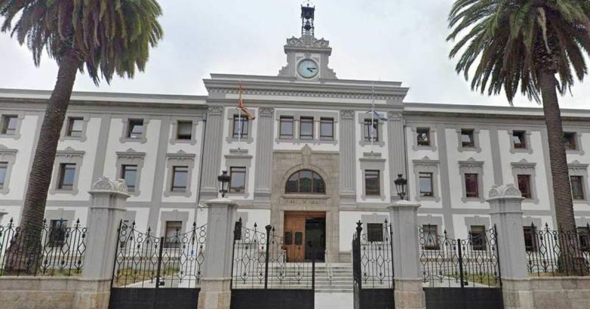 Condenan a dos años de cárcel por abuso sexual a un barbanzano al que ...