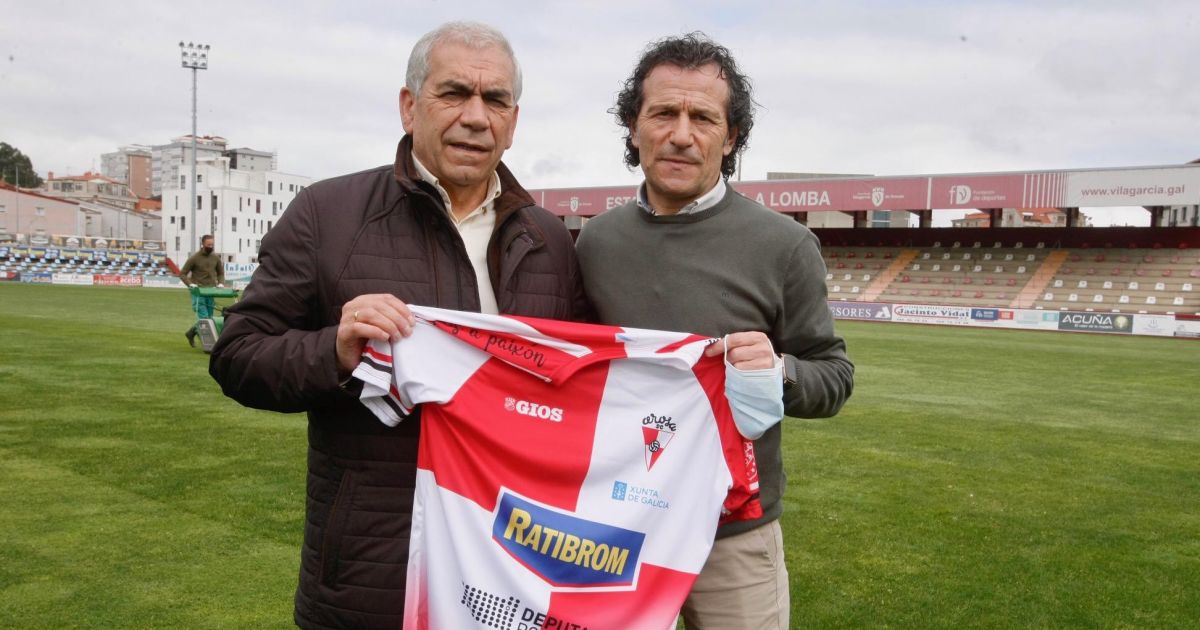 El Arosa hace oficial la renovación de Luisito
