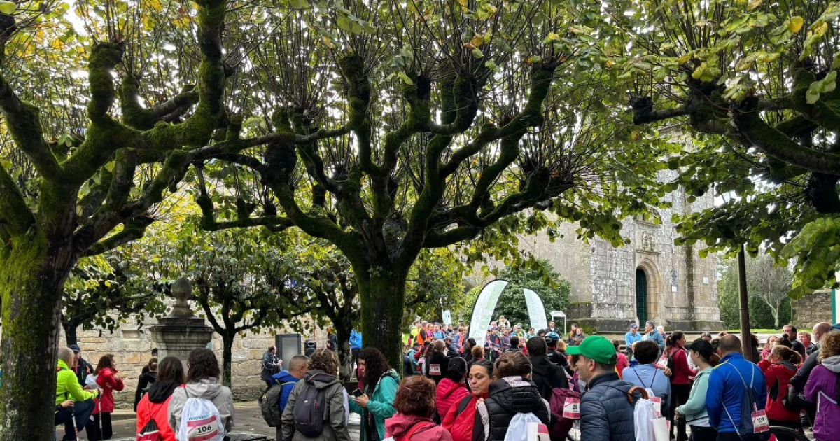 Río Gallo y el club Xesteiras entregan 1.245 euros a AECC recaudados en ...